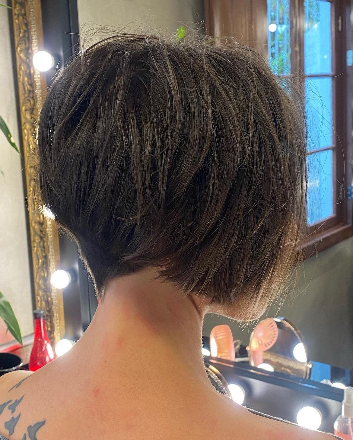 25 Feathered Bob Haircuts to Refresh Your Style This Season