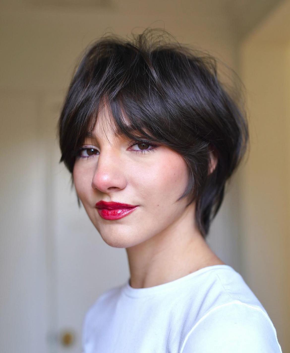 15 Haircuts for High Cheekbones That Highlight Your Best Features