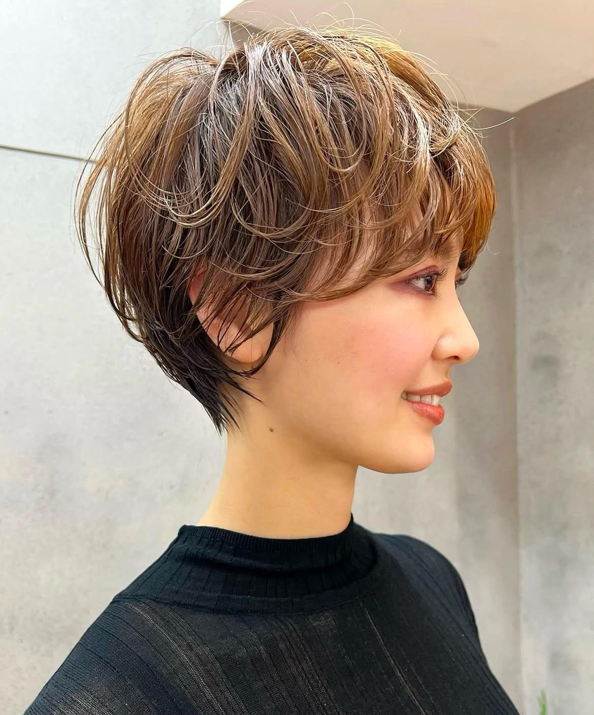 30 Feathered Haircuts That Never Go Out of Fashion